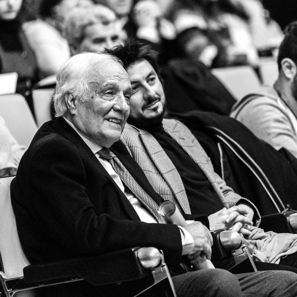 Gloria a Dios en las alturas… y en la Tierra, a Raúl del Pozo - Zenda