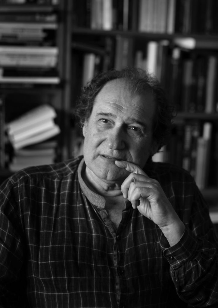 Alfons Cervera: "A este país se le cae la baba con la palabra ...