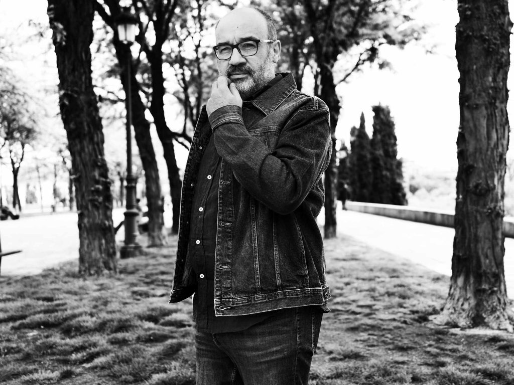 Alberto Olmos: «Me veo solo y amargado a los ochenta años, es casi mi ...