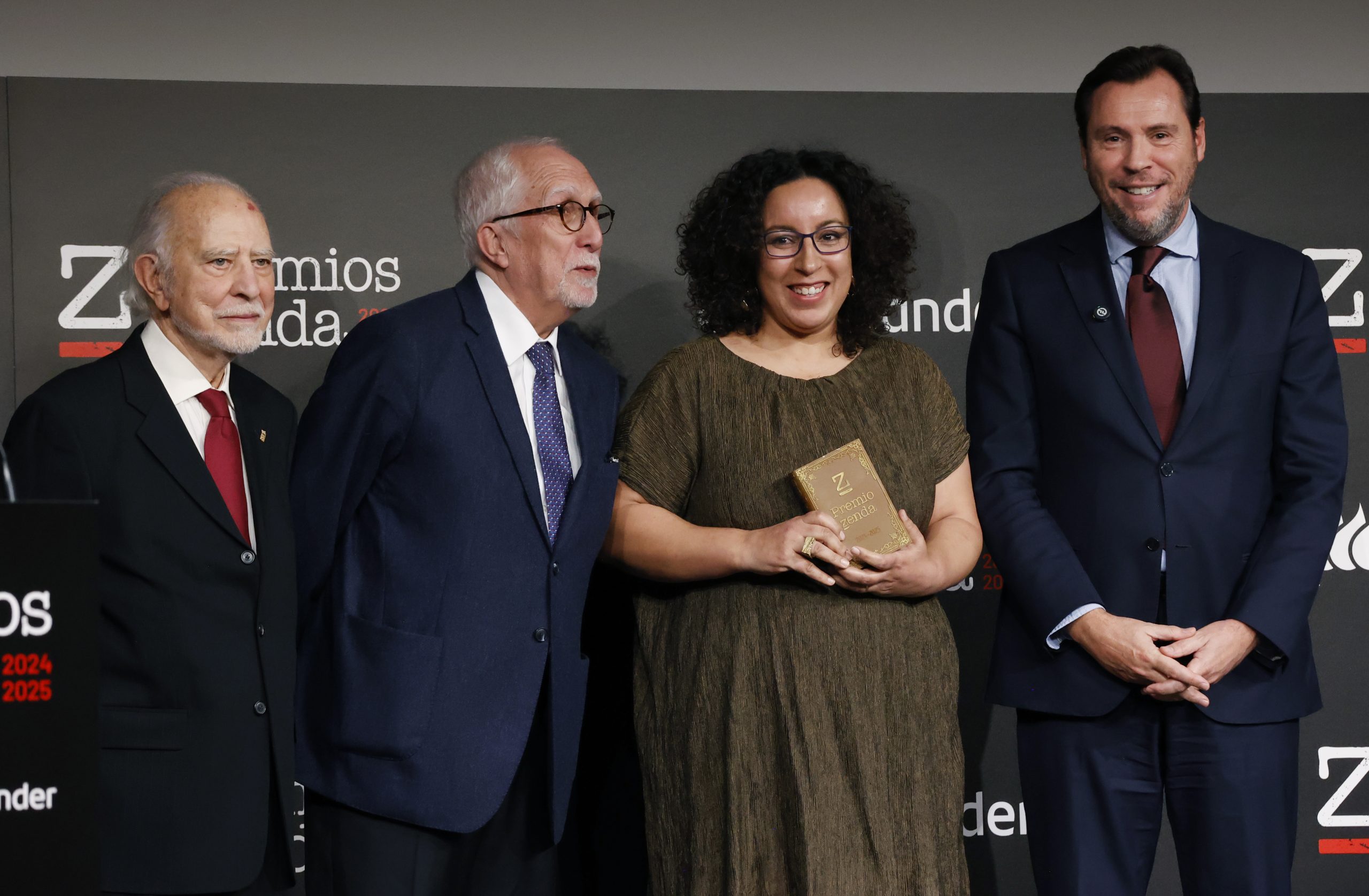 La Reina nos invita a "vivir en Zenda" - Zenda