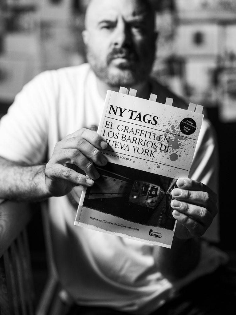 La biblioteca de Francisco Reyes - Zenda