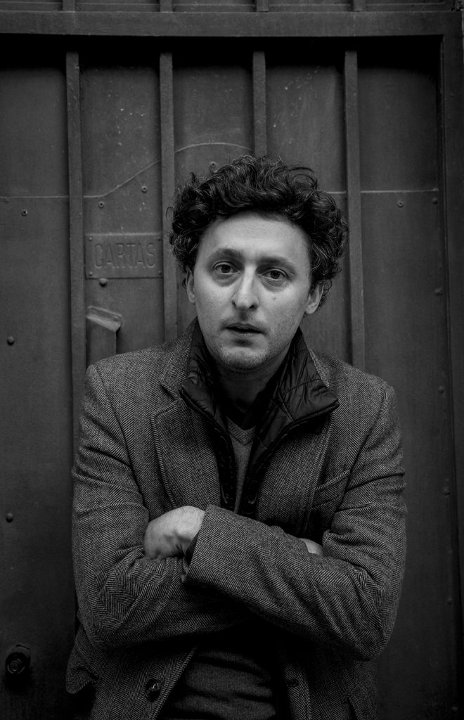 Sobre Jon Viar y la travesía de matar al padre - Karina Sainz Borgo - Zenda