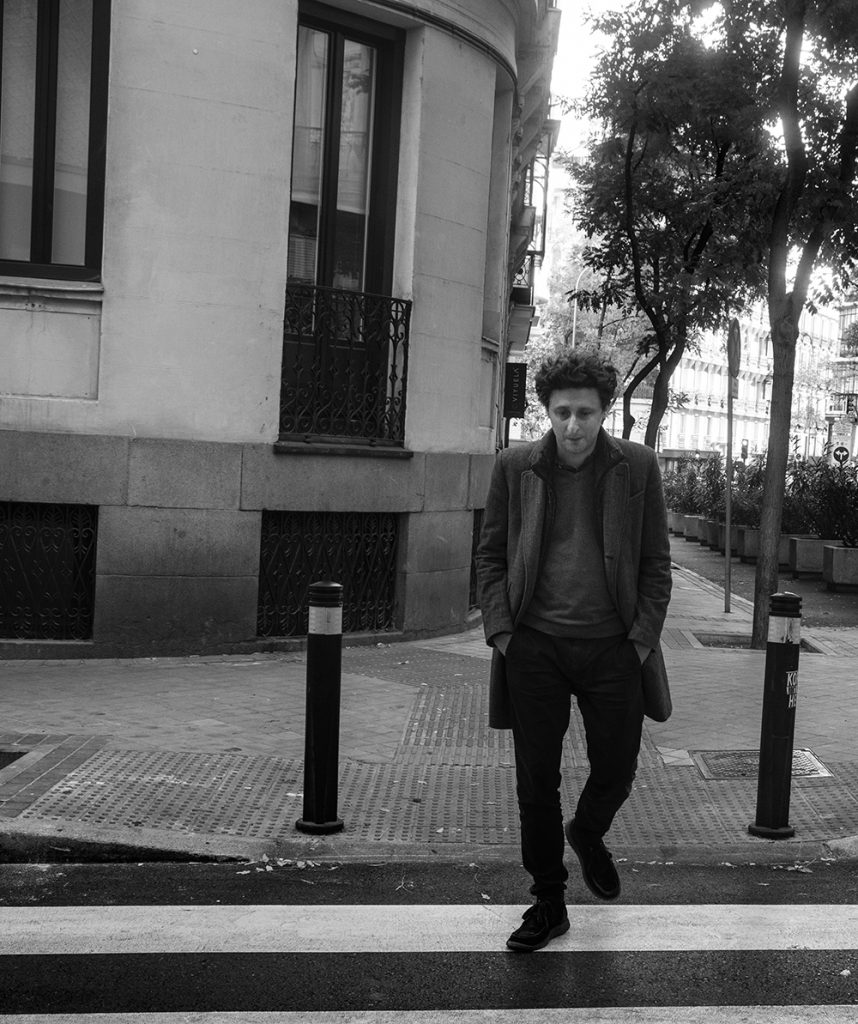 Sobre Jon Viar y la travesía de matar al padre - Karina Sainz Borgo - Zenda