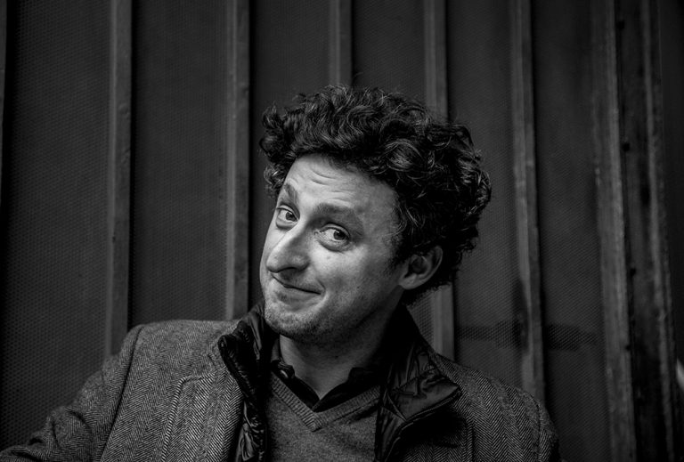 Sobre Jon Viar y la travesía de matar al padre - Karina Sainz Borgo - Zenda